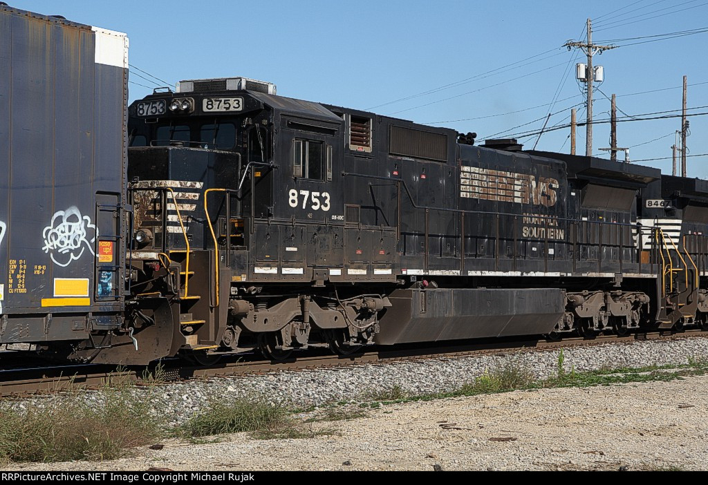NS 8753